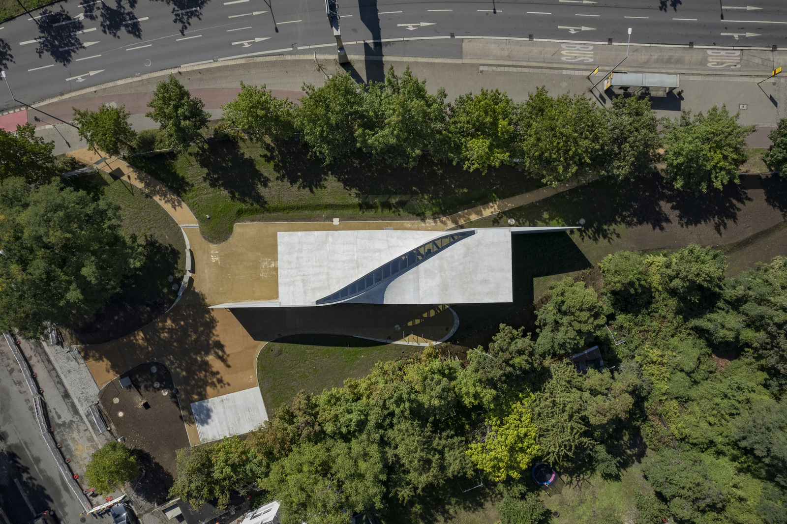 "World's first carbon concrete building": Dezeen features the CUBE ...
